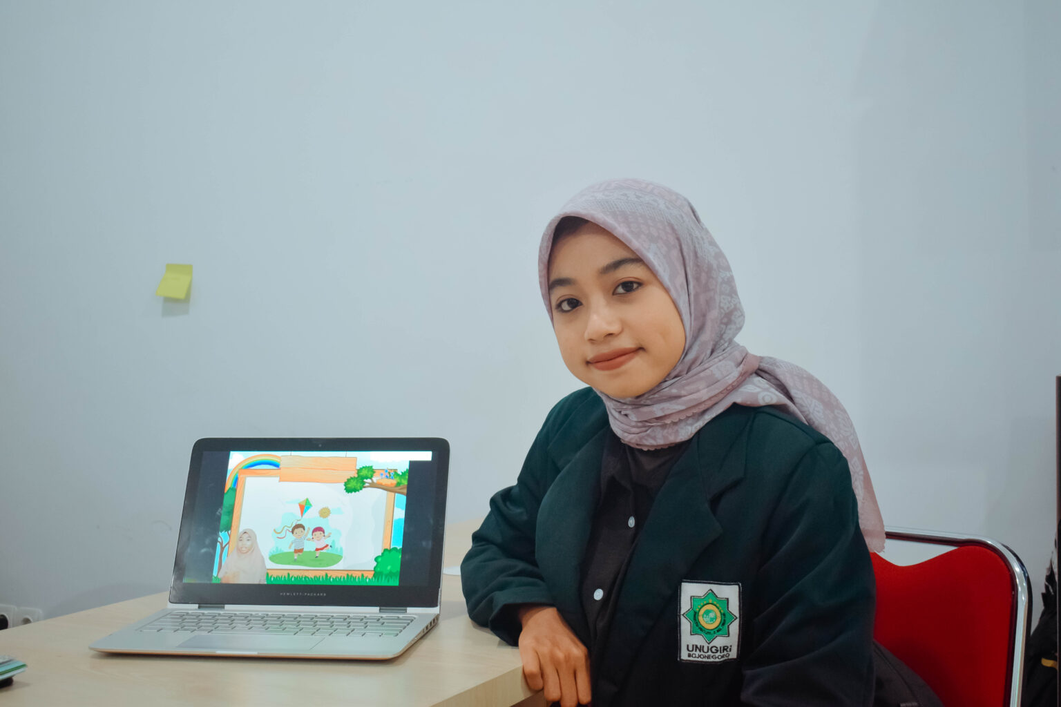 Keren, Mahasiswi PGMI Unugiri Juara 1 Nasional Lomba Micro Teaching - UNUGIRI